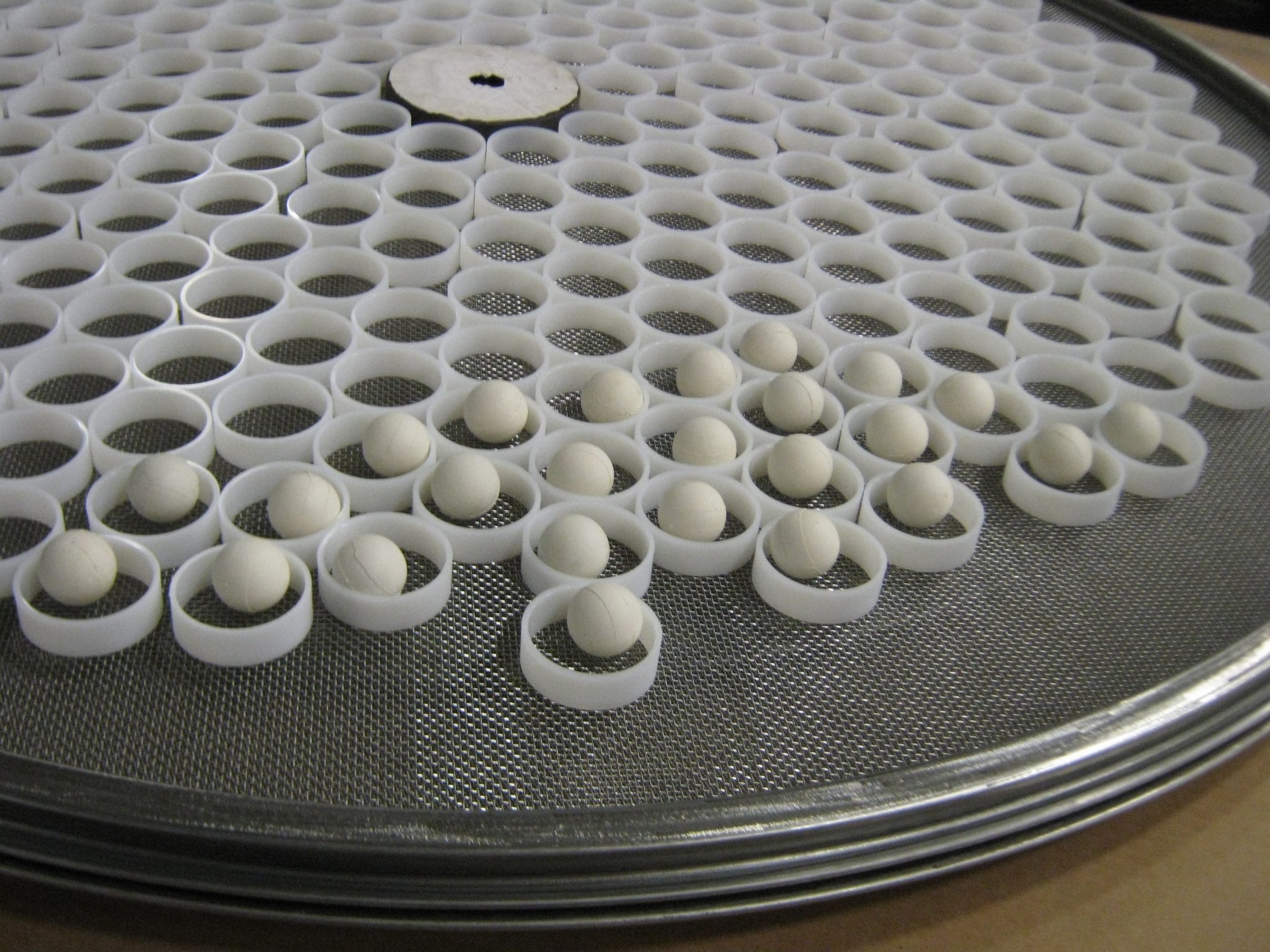 Self Cleaning Round and Pre-tensioned Sandwich Screens